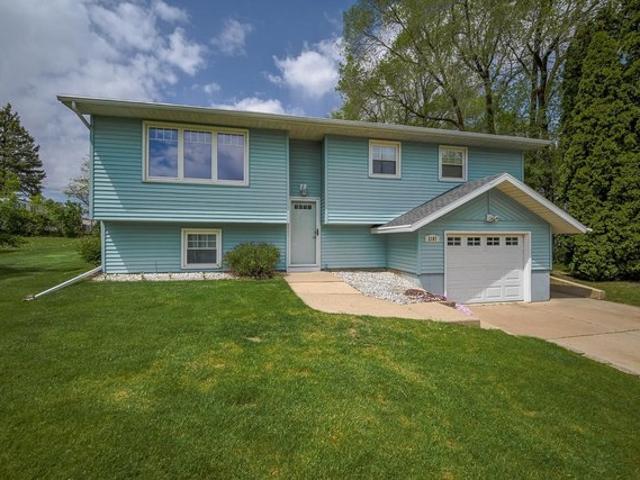 2107 W 4th Ave, Monroe, WI 53566