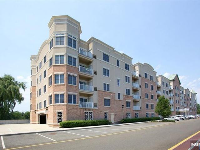 2107 Windsor Park Ct Unit 107, Englewood, NJ 07631