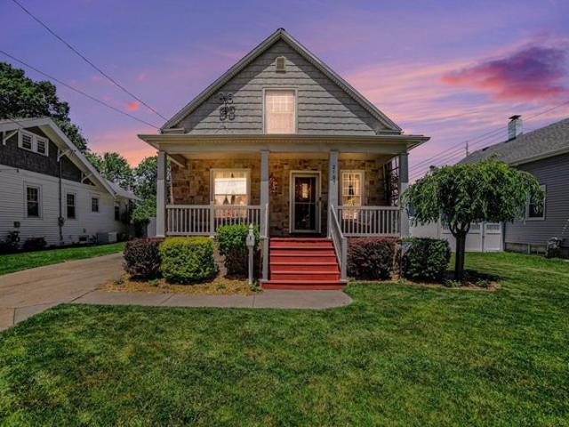 2107 10th St, Bay City, MI 48708
