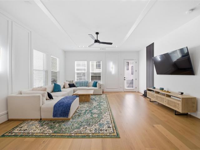 2108 Beall St, Houston, TX 77008 | MLS #57107 | Compass