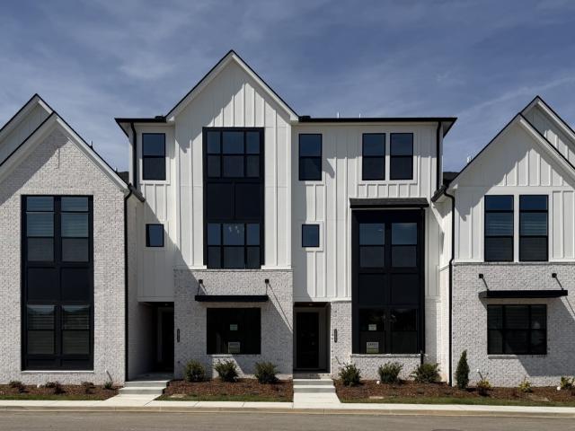 2108 Conductor Ln