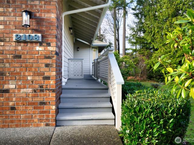 2108 Creekside Circle