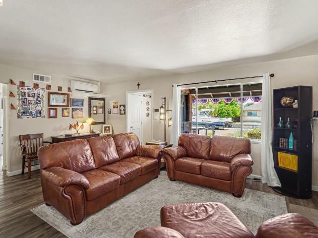 2108 Dennis Dr