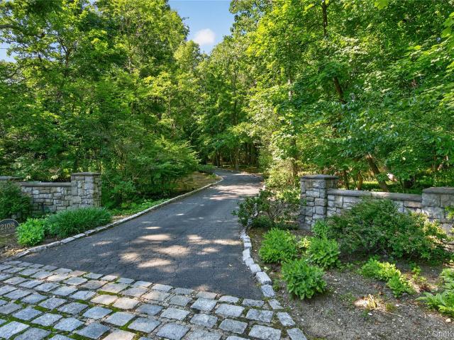 2108 Edge Road