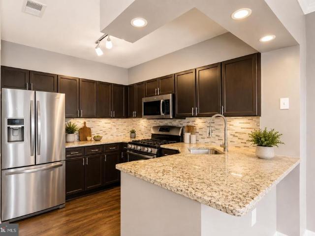 2108 Highcourt Lane # 305
