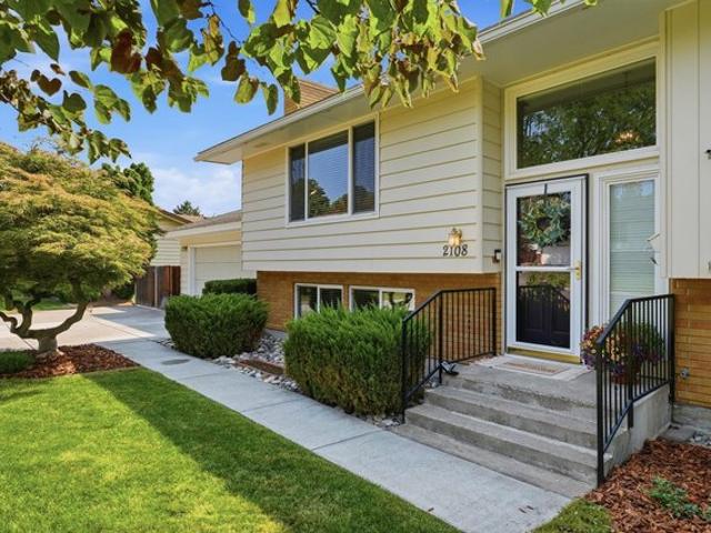 2108 Hoxie Ave, Richland, WA 99354