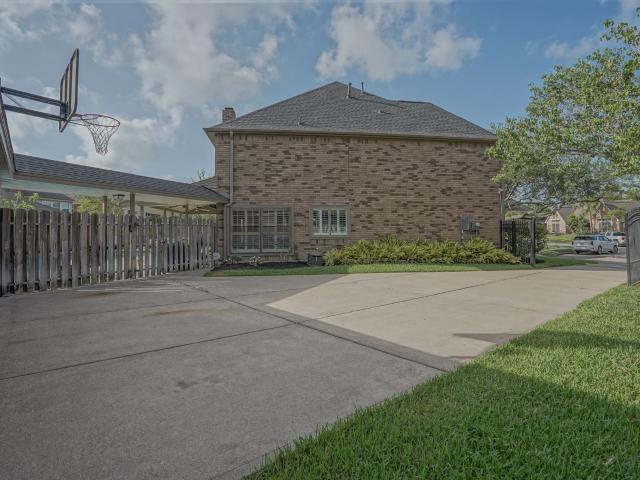 2108 Lakeway Drive
