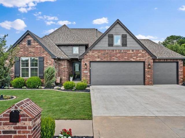 2108 Lester Ave, Bartlesville, OK 74006