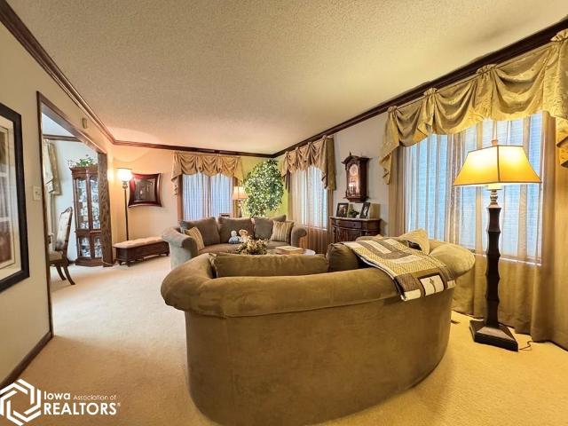 2108 Rodlyn Road