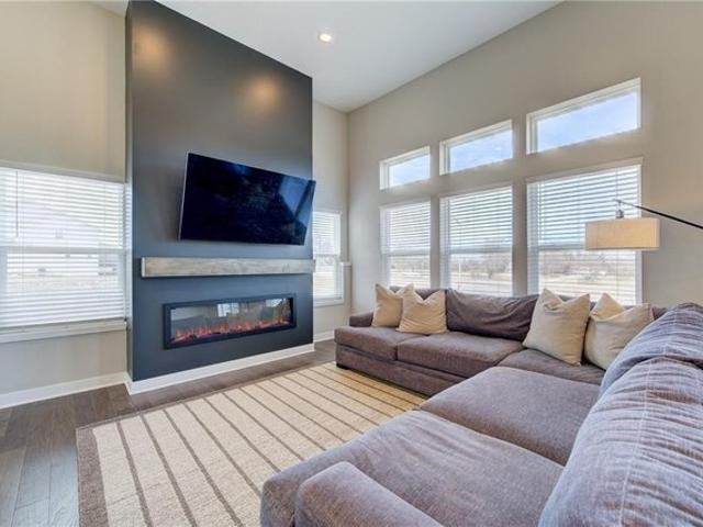 2108 SW Holdbrooks Dr, Lee's Summit, MO 64082