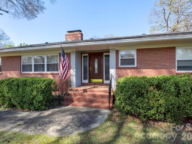 2108 S Cannon Boulevard