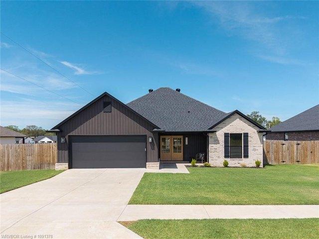 2108 Yellowstone Dr, Barling, AR 72923
