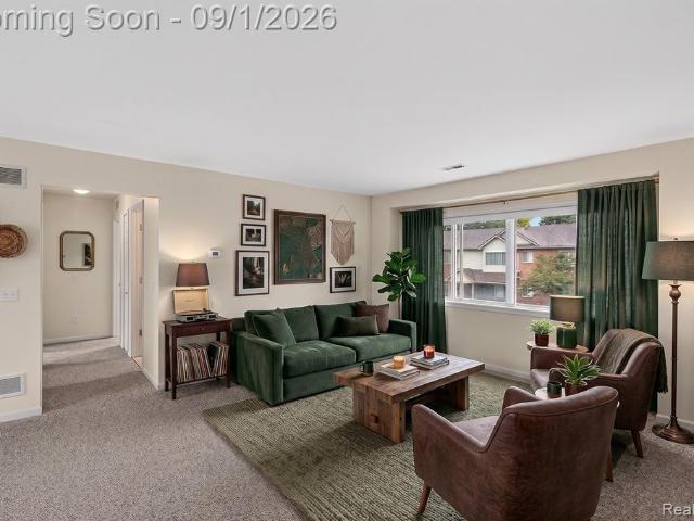 21096 Flora Street