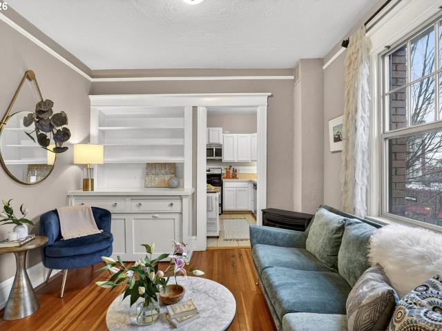 2109 NW Irving St, Unit 205, Portland, OR 97210 | MLS #482769 | Compass