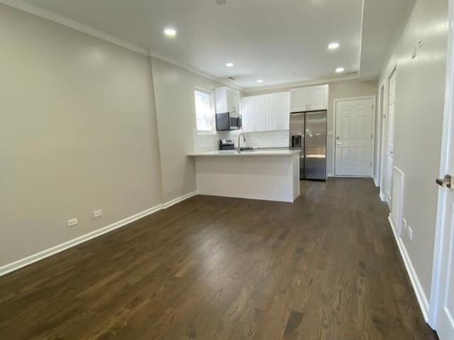 2109 N. California 1 Bedroom Apartment for Rent at 2109 N California Ave, Chicago, IL 60647 Logan Square