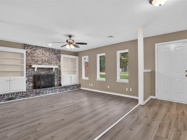 2109 Oakvista Circle