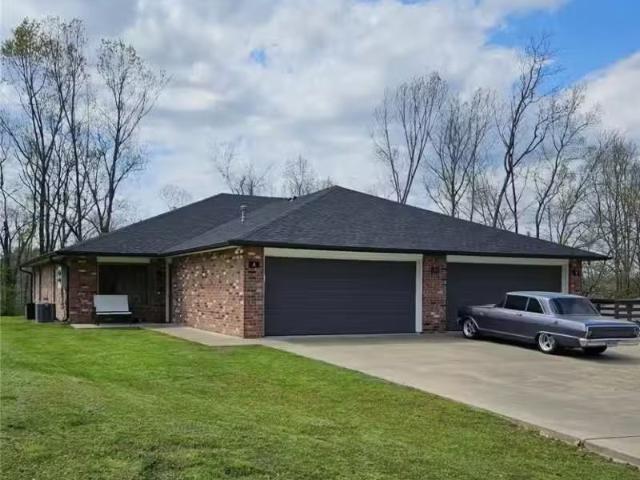 2109 OAKWOOD AVE, BENTONVILLE, AR 72712 Duplex For Sale MLS#.