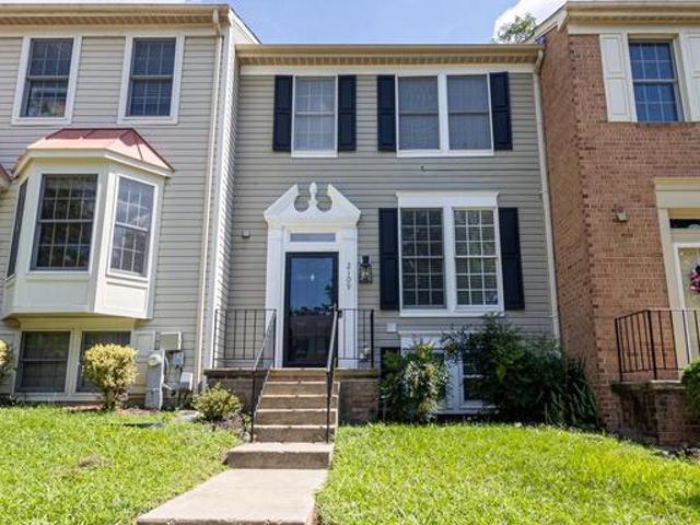2109 Commodore Court