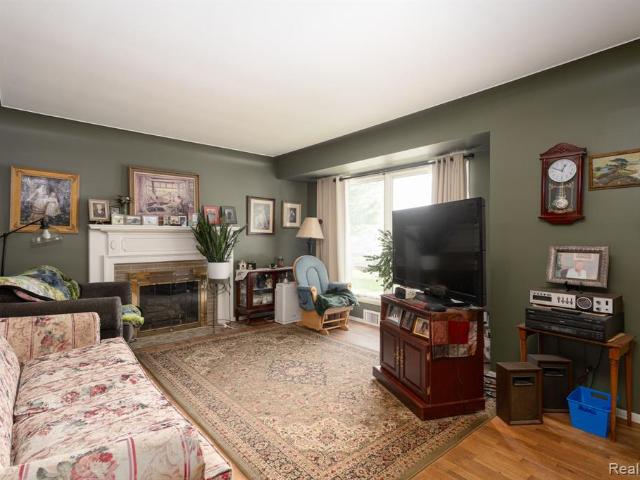 2109 Deerfield Drive