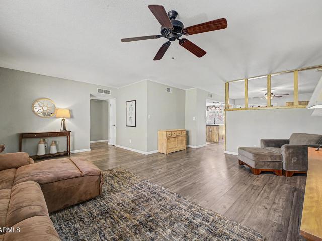 2109 e dunbar drive