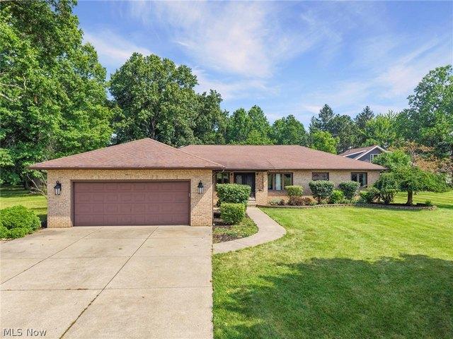 2109 E Pleasant Valley Rd, Seven Hills, OH 44131