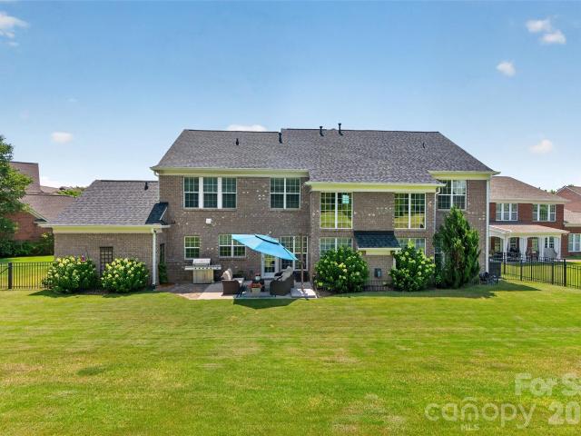 2109 Goddard Way