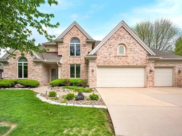 2109 Hackberry Rd, Bloomington, IL 61704