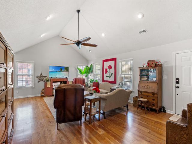 2109 Hidden Oak Dr