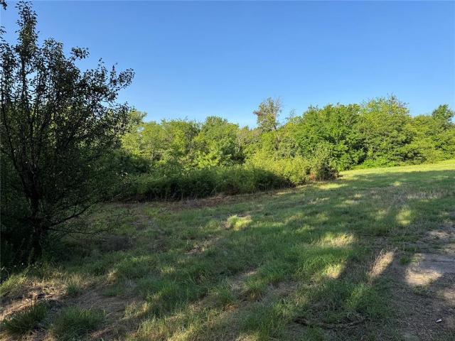 2109 Island Bonham, TX 75418 | MLS #21006