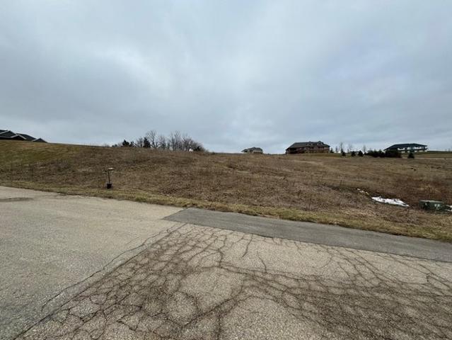 2109 Potenza Dr, Asbury, IA 52002