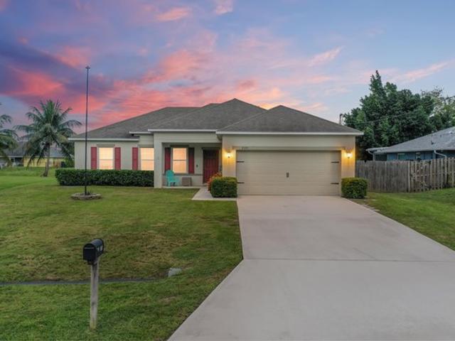 2109 SW Chestnut Ln, Port Saint Lucie, FL 34953