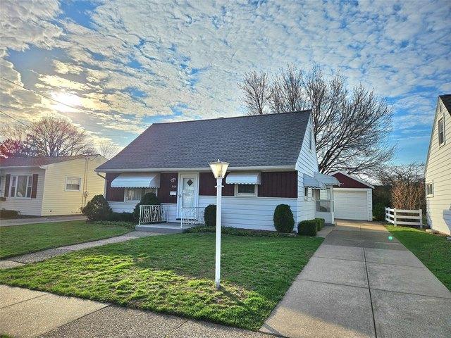 2109 S Manor Dr, Erie, PA 16505
