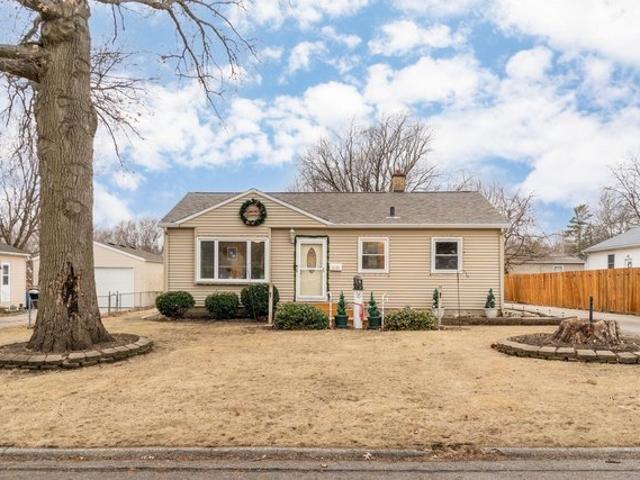 2109 Victory Dr, Cedar Falls, IA 50613