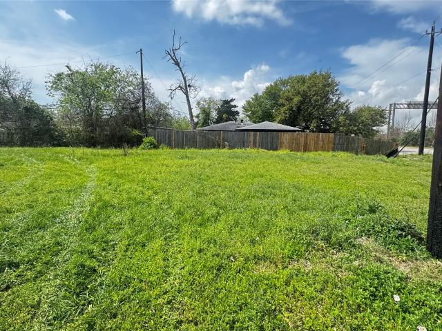 2109 W Texas Ave, Baytown, TX 77520 | MLS #42811