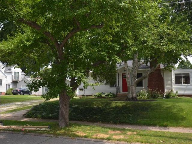 2109 40th St, Des Moines, IA 50310