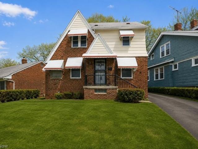 21007 Gardenview Dr, Maple Heights, OH 44137