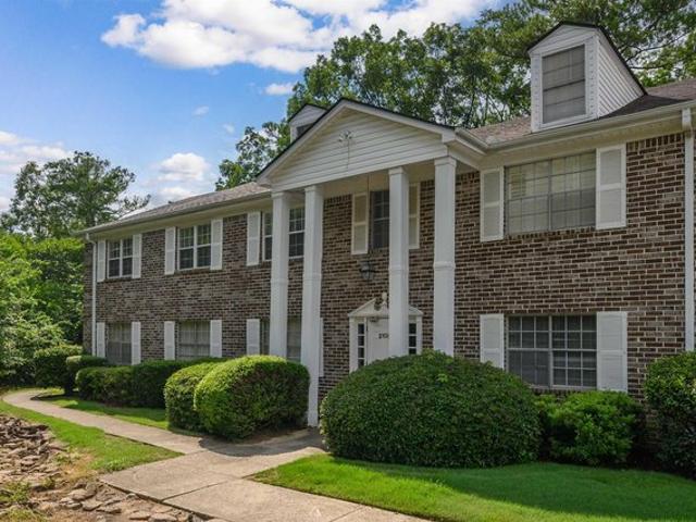 2100 Montreat Ln Unit 2100B, Vestavia Hills, AL 35216