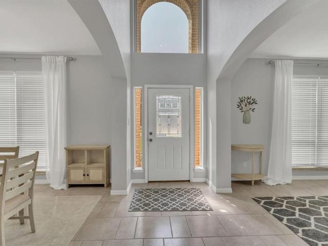 2100 Acorn Bend
