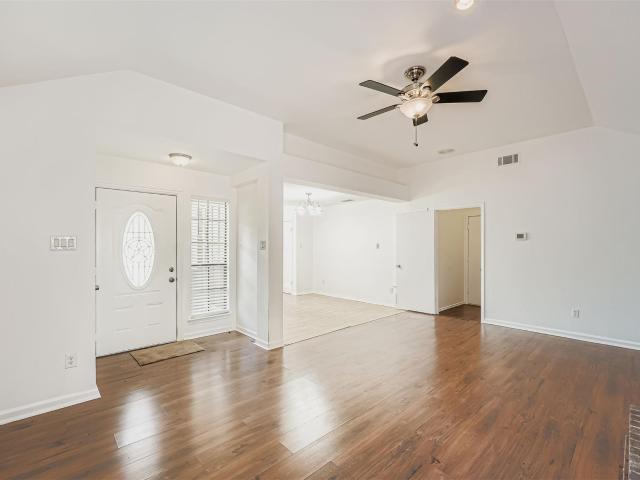 2100 Buckeye Ln