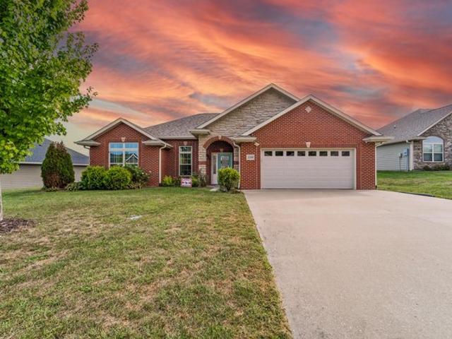 2100 Bates Creek Dr, Columbia, MO 65201