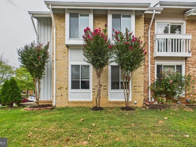 2100 Berger Pl, Herndon, VA 20170
