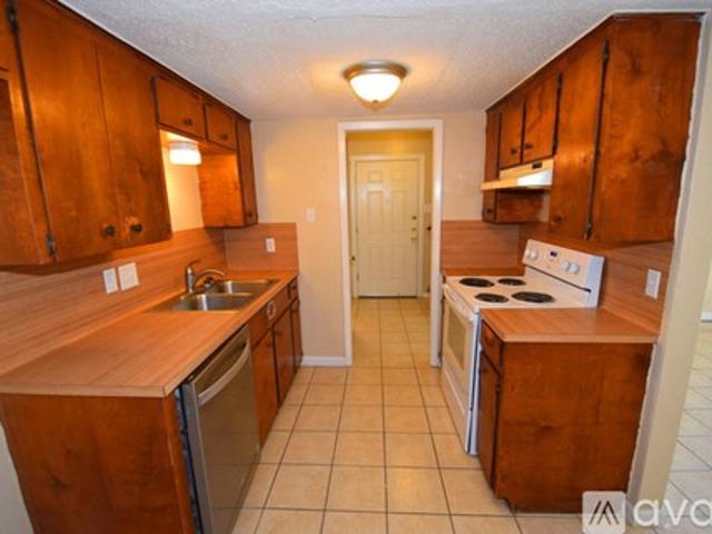 2100 Breezeway Cir, Unit 13 2100 Breezeway Cir, Unit 13