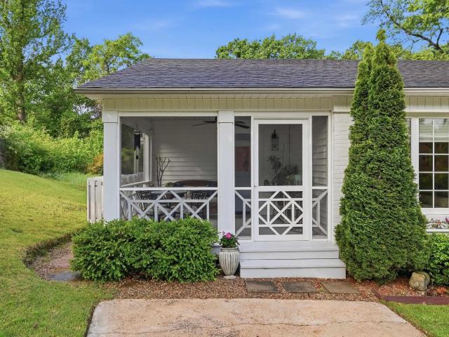 2100 Brownwood Drive