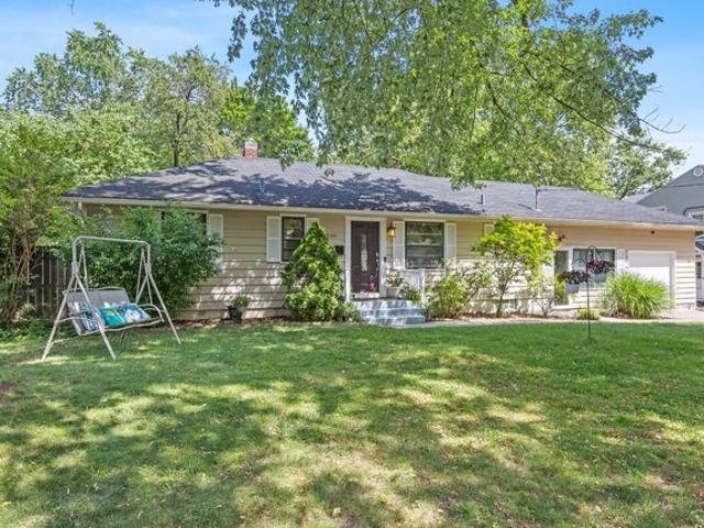 2100 Cambridge Dr SE, Grand Rapids, MI 49506