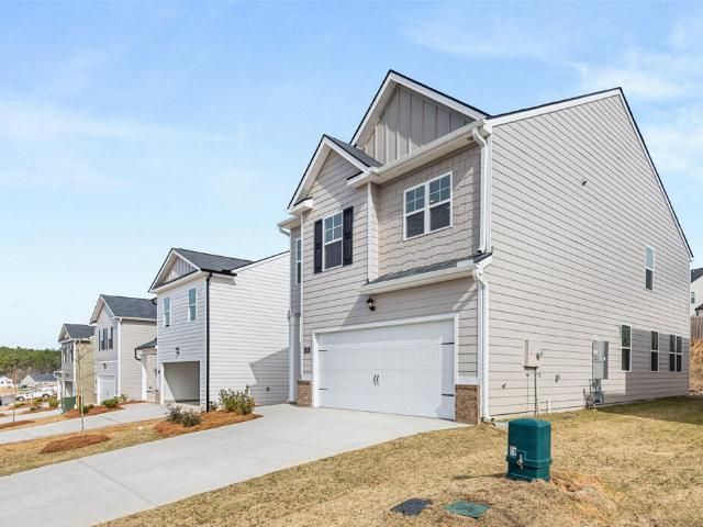 2100 Chromite Drive