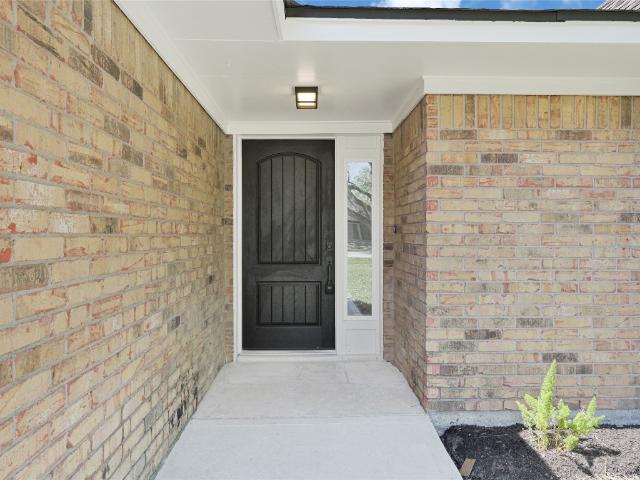 2100 Crestwood Drive
