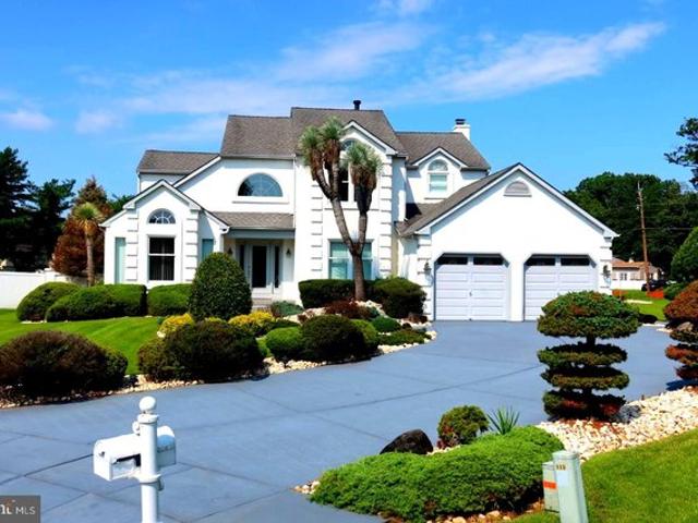 2100 Derby Dr, Cinnaminson, NJ 08077