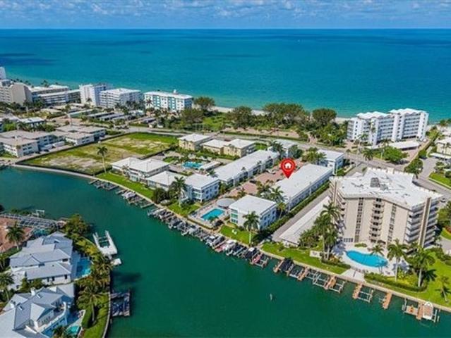 2100 Gulf Shore Blvd N Apt 111, Naples, FL 34102