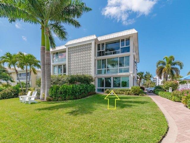 2100 Gulf Shore Blvd N Apt 120, Naples, FL 34102