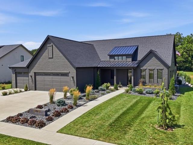 2100 Golfview Dr, Auburn, IN 46706